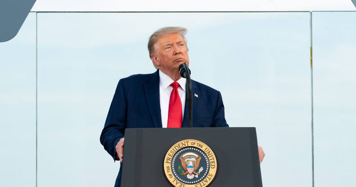 Trump reported $700 million of business income, hundreds of millions in ...